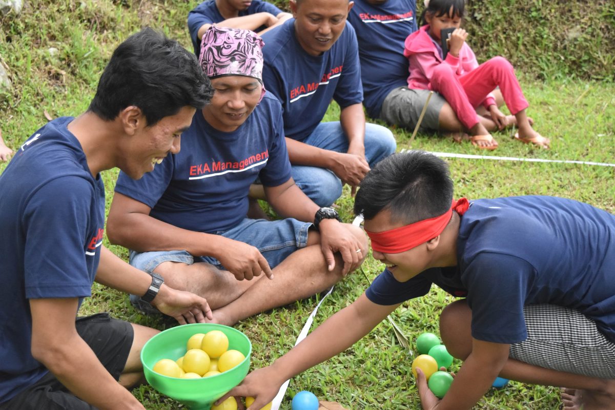 5 Manfaat Kegiatan Team Building dalam Perusahaan